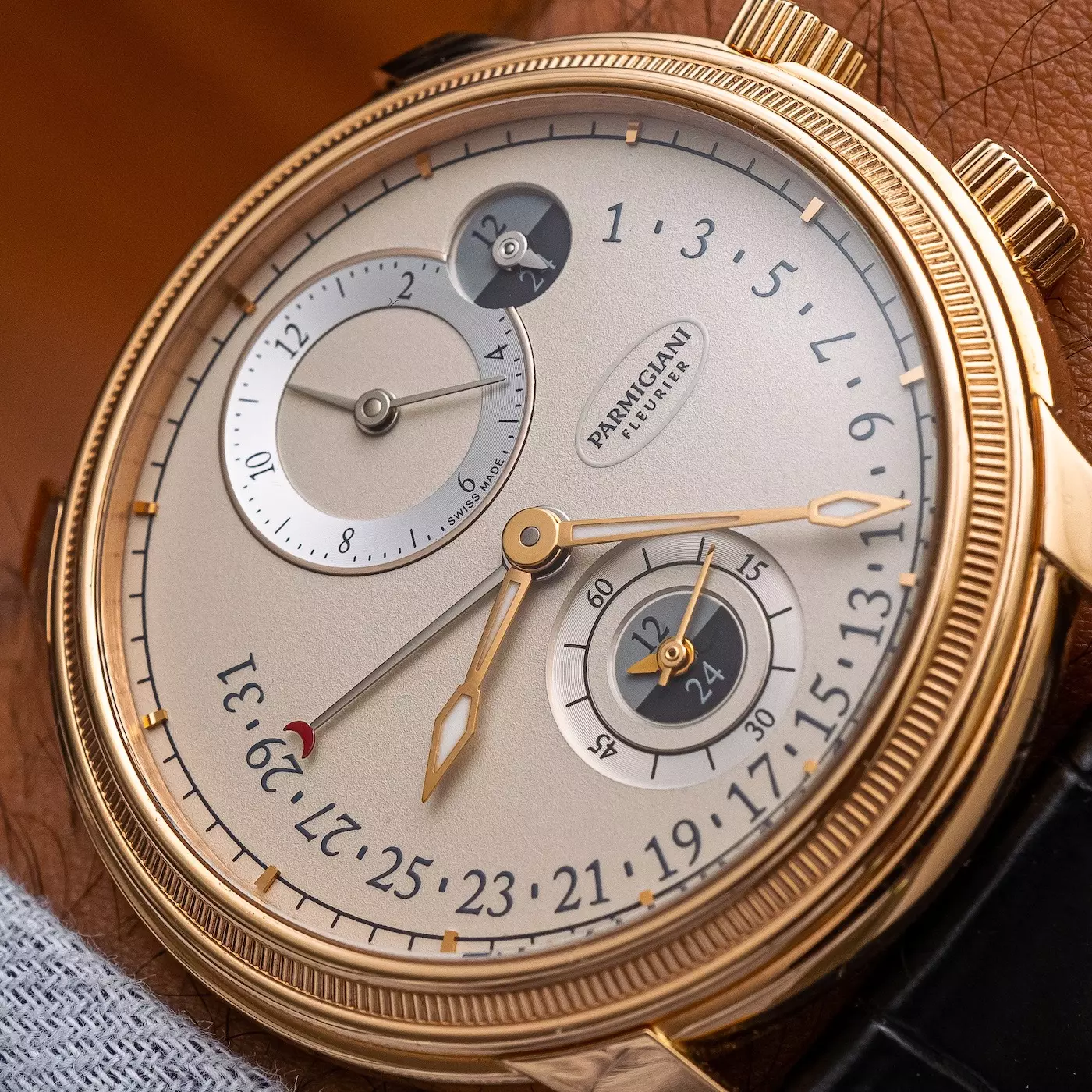 parmigiani fleurier нимкураҳои торики ретроградӣ