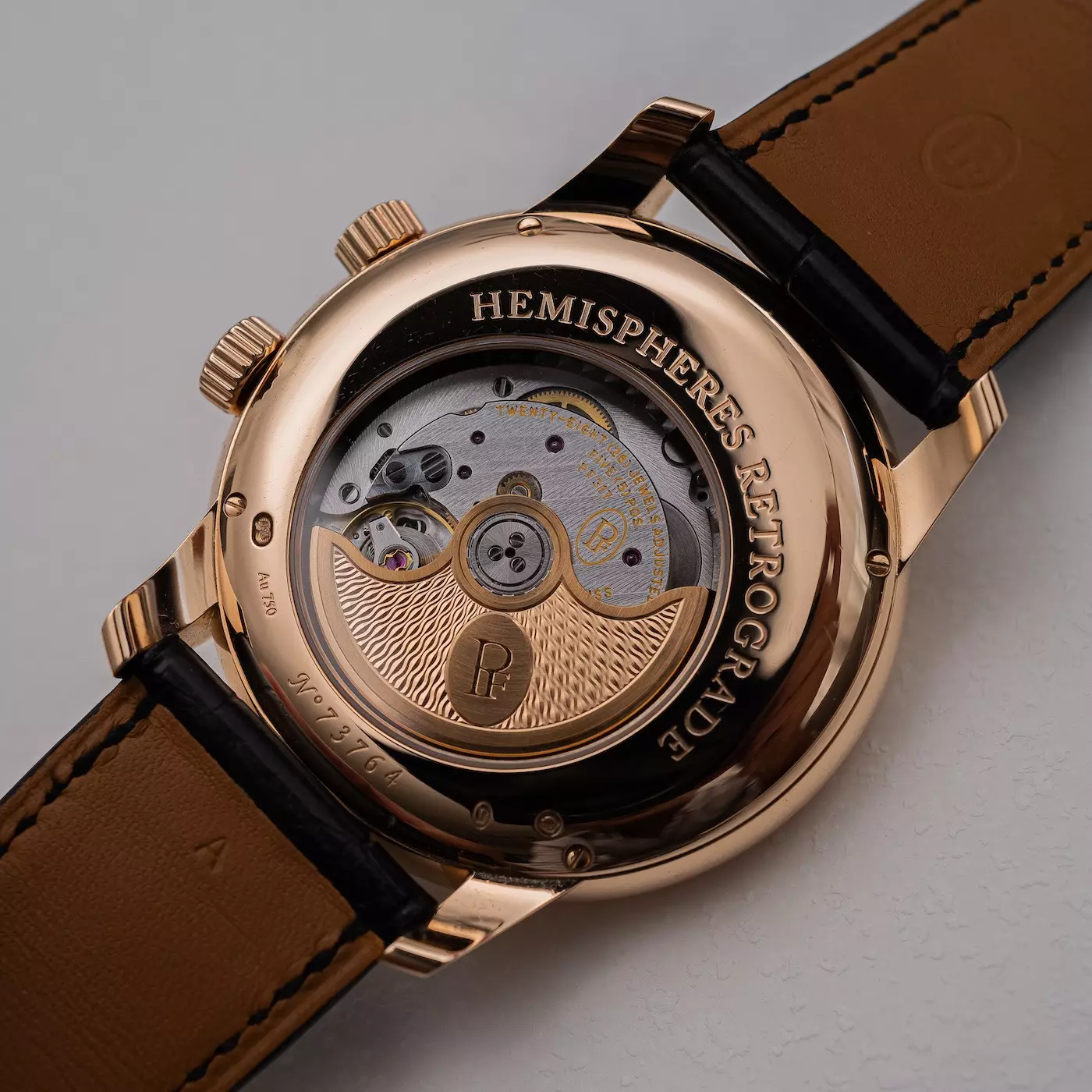 parmigiani fleurier нимкураҳои торики ретроградӣ