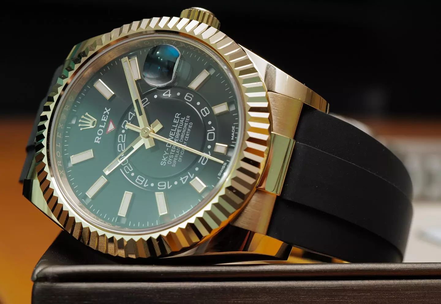 Дастрасӣ: Watch Rolex Sky-Dweller дар дастпонаи Oysterflex 10714_3