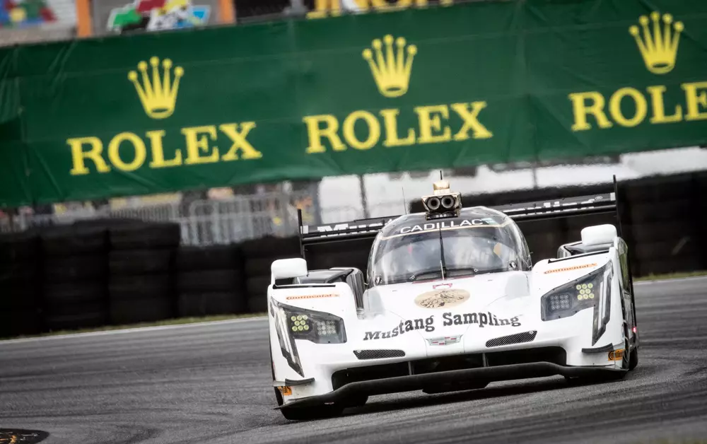 Ebe mbụ na Tọzdee iru eru - WeatherTech Championship (P) na 2017 Rolex 24 na Daytona 5, Mustang Sampling Racing, Class P, Car: Cadillac DPi, Drivers: Joao Barbosa (PRT), Christian Fittipaldi (BRA), Filipe Albuquerque ( PRT)