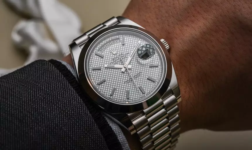 Rolex-Day-Date-40-Caliber-3255-ablogtowatch-hands-on-23