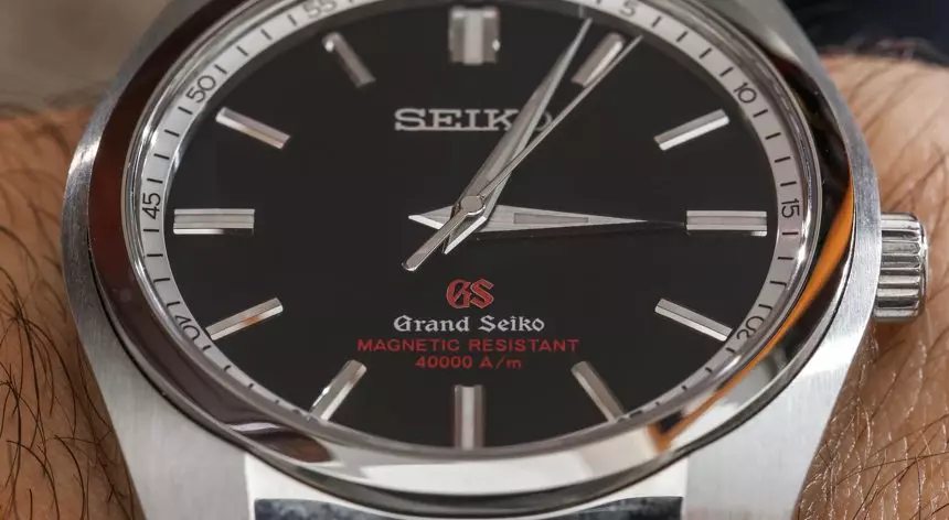 Grand-Seiko-SBGX093-Quartz-Watch-aBlogtoWatch-26