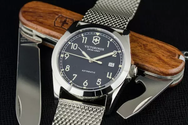 Victorinox-swiss-army-infantry-mechanical-5