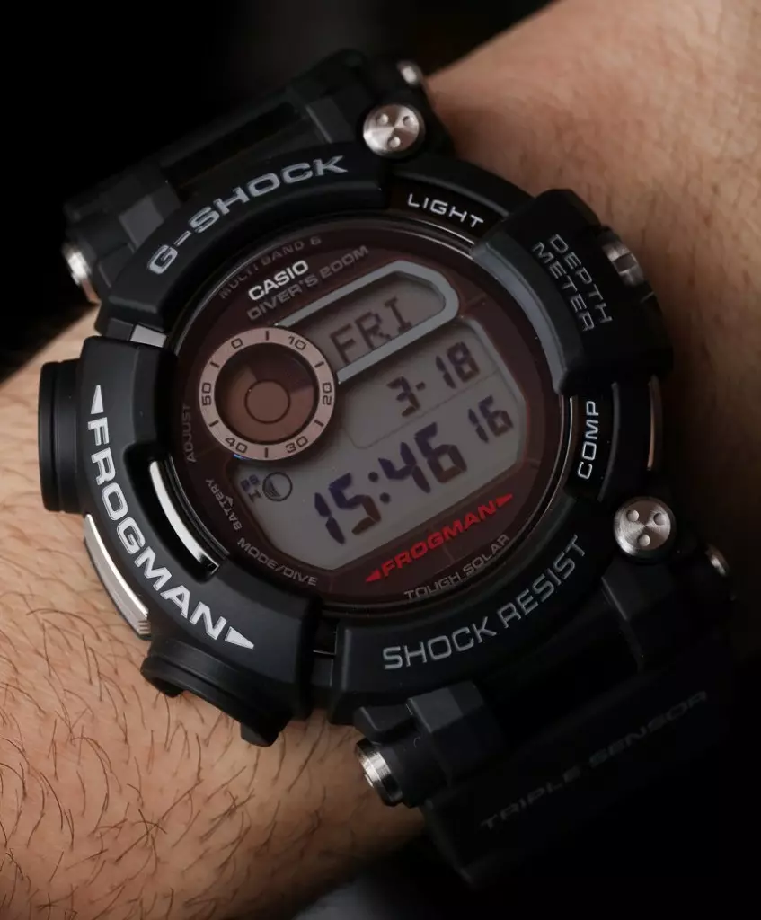 卡西歐-G-Shock-Frogman-GWF-D1000-2-847x1024