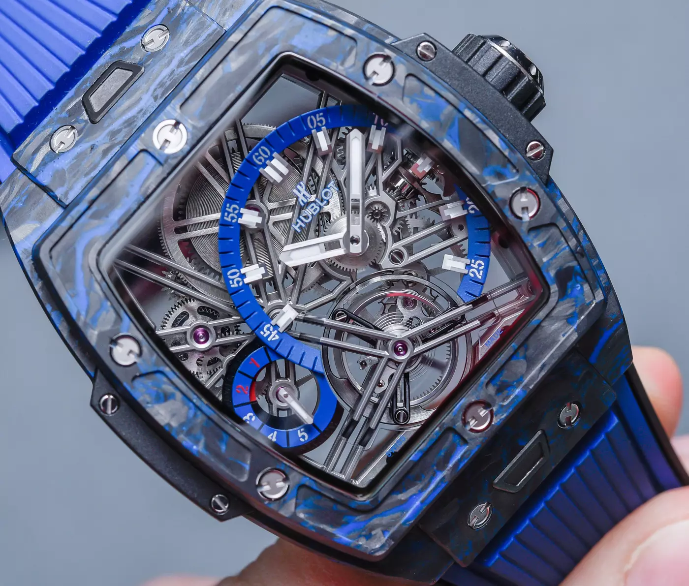 Ọwọ-Lori: Ẹmi Hublot Ti Big Bang Tourbillon Carbon Black & Awọn iṣọ buluu 11244_1