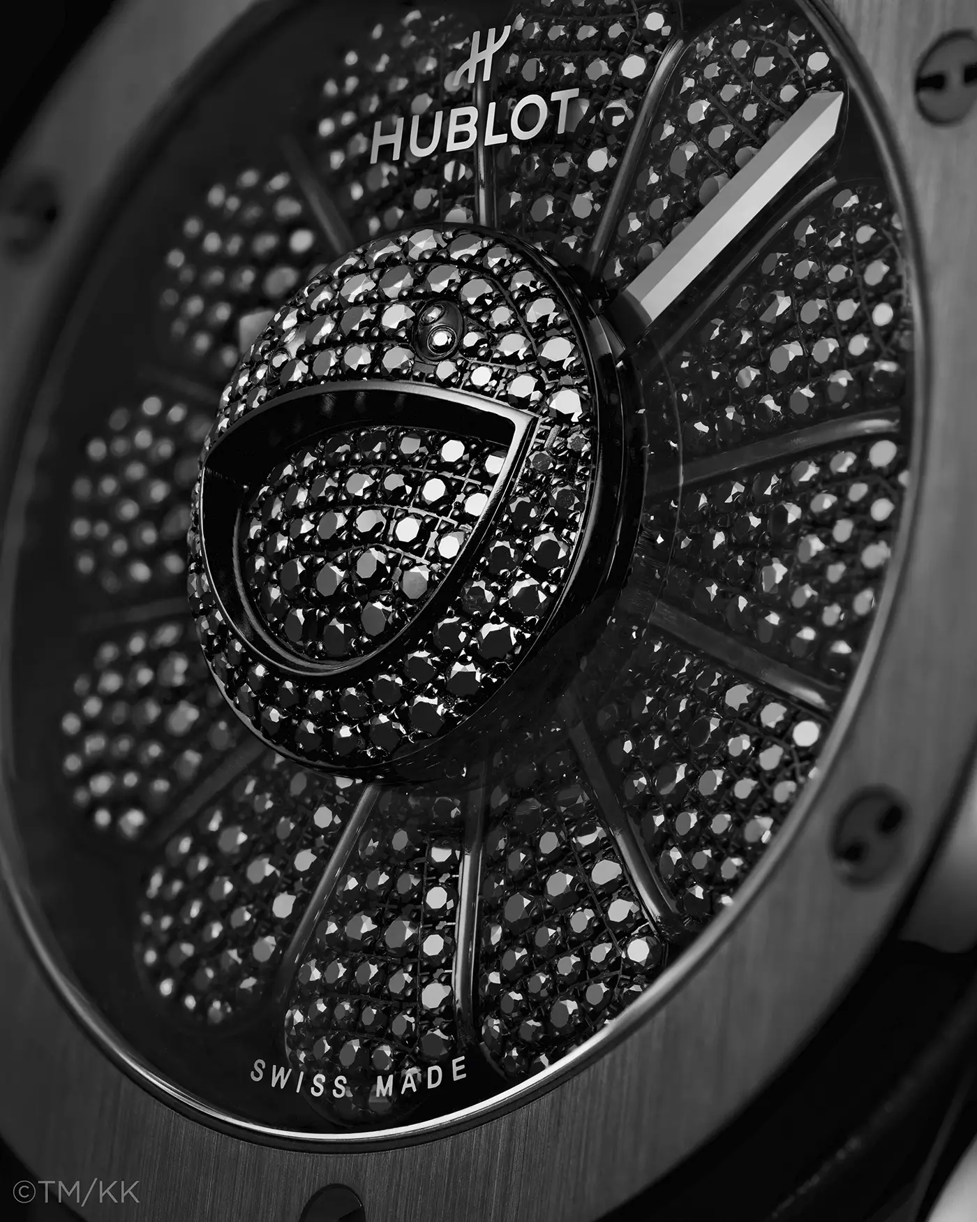 Hublot kondig Limited Edition Classic Fusion Takashi Murakami All Black Watch aan 11269_3
