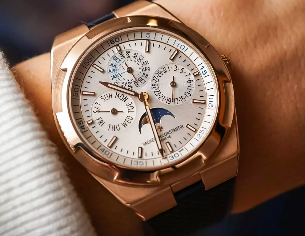 I-Vacheron Constantin Overseas Ikhalenda Elingapheli I-Ultra-Thin yewashi lokudayela kwesiliva