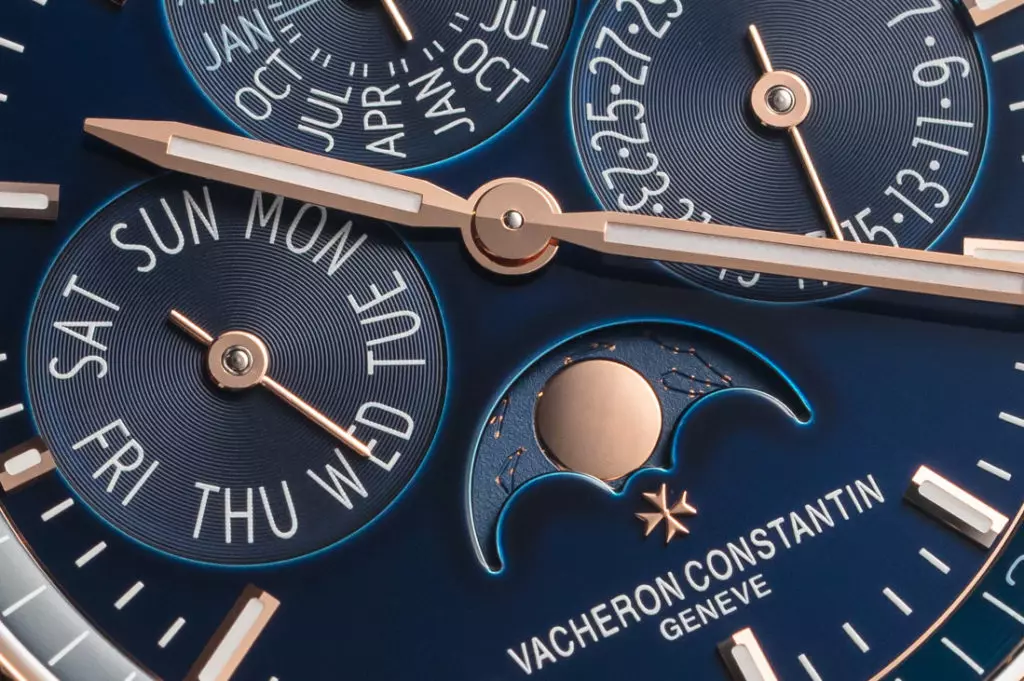 Vacheron Constantin Overseas Quantième Perpétuel Ultra-Plat détail du cadran