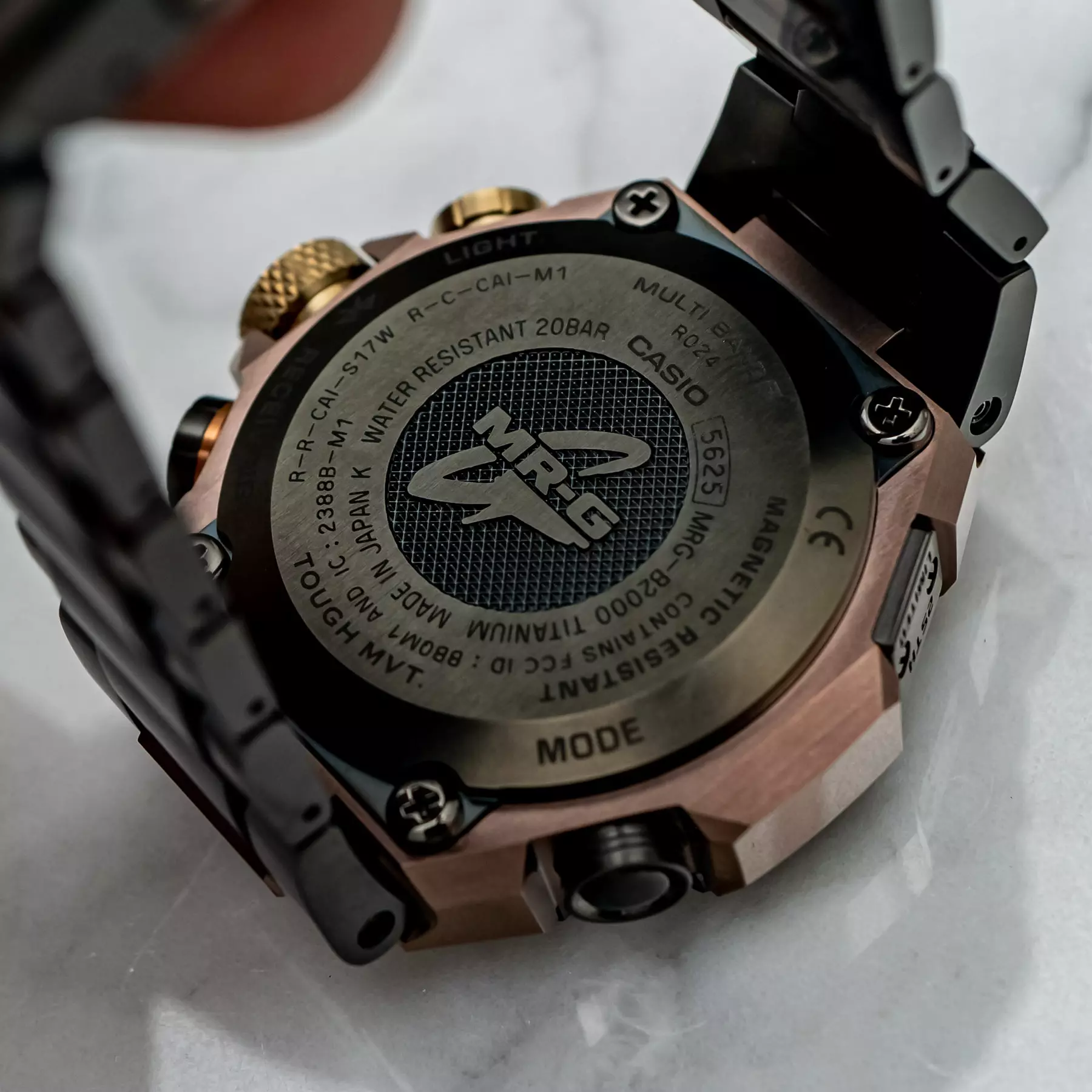 Hands-on met die $8 000 Casio G-Shock MR-G Hana-Basara-horlosie, geïnspireer deur Samurai Armor 11769_12