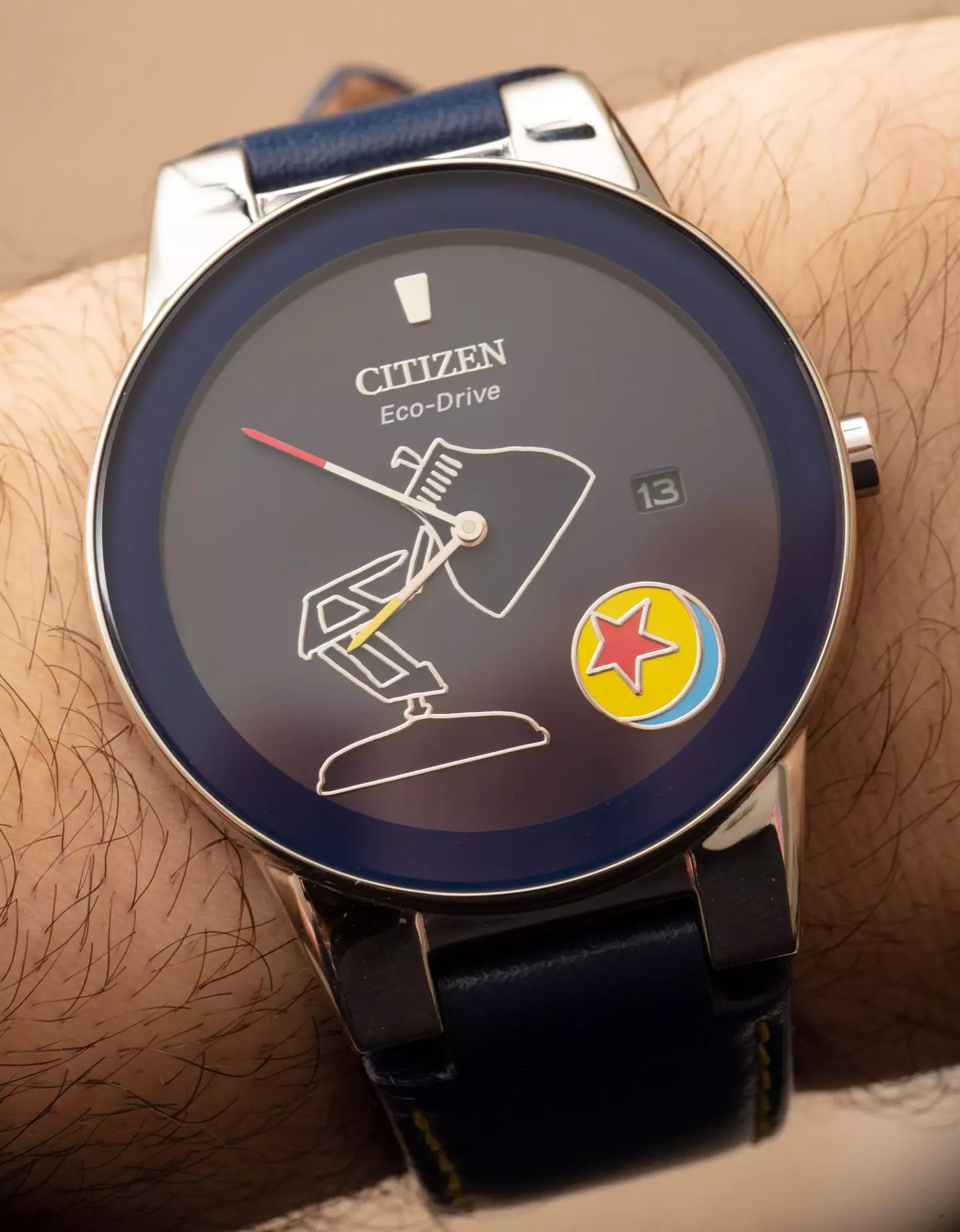 Təcrübəli: Citizen Eco-Drive Disney Donald Duck və Pixar Lamp saatları 12397_4