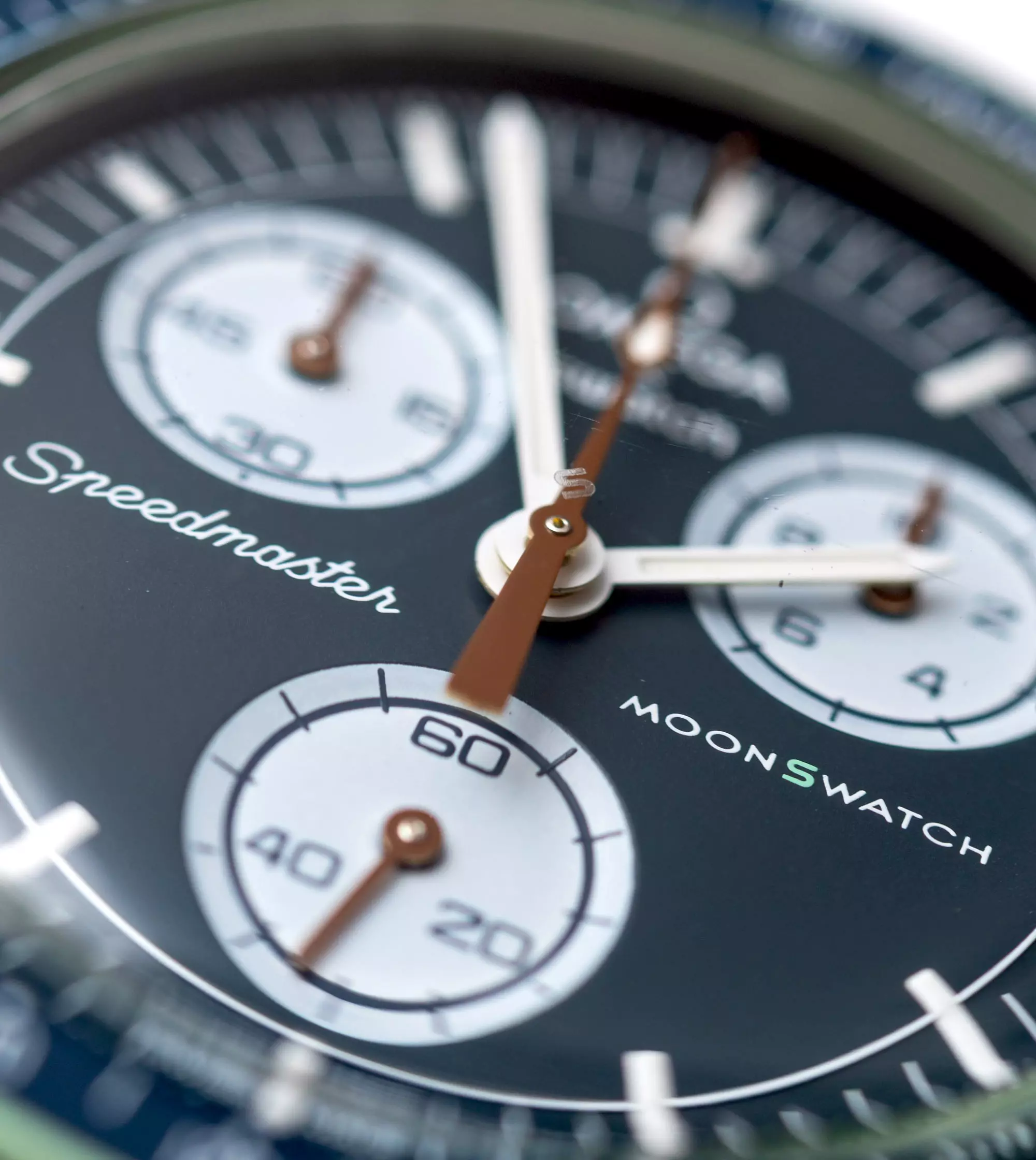 Jonotus Uranukseen: Omega Swatch MoonSwatch Watch Review 128_19