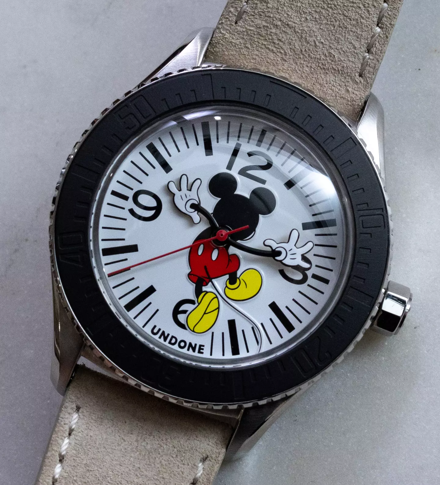 Práctico: UNDONE Disney Mickey Mouse 'Adivina quién ha vuelto' y relojes Fantasia 132_4