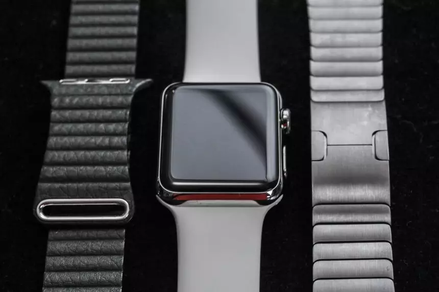Apple-Watch-Omega-Speedmaster-Patek-Philippe-Revisión-comparativa-aBlogtoWatch-30