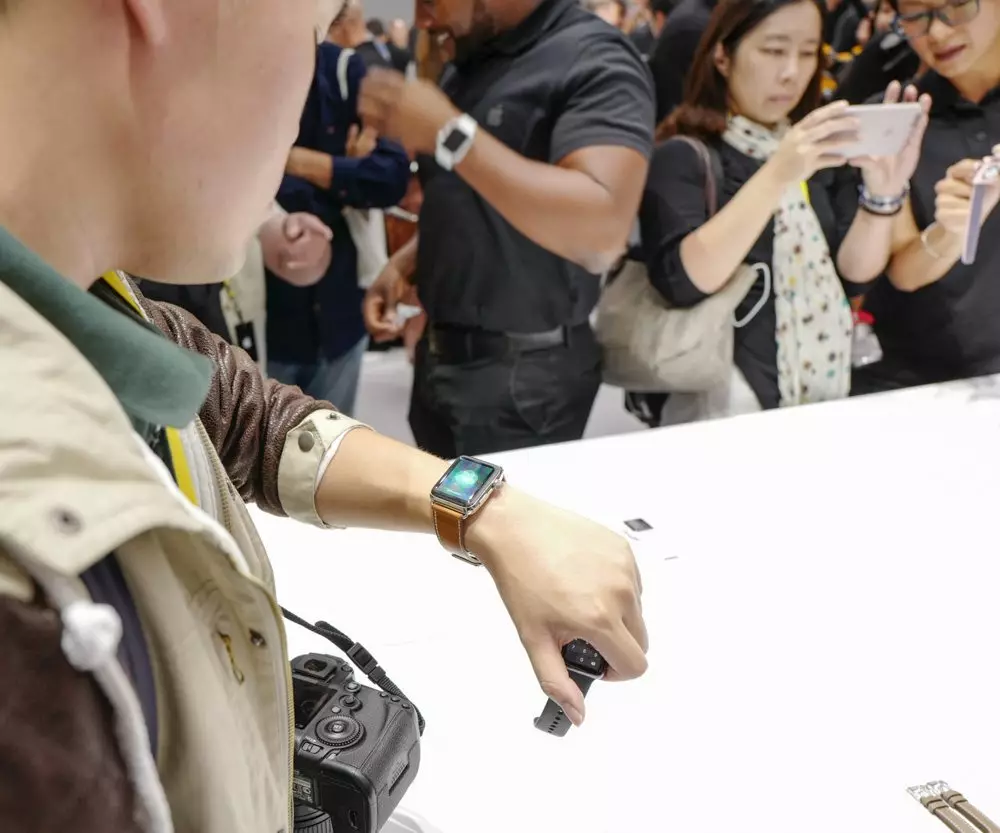 apple-watch-series-2-hands-on-event-ablogtowatch-24