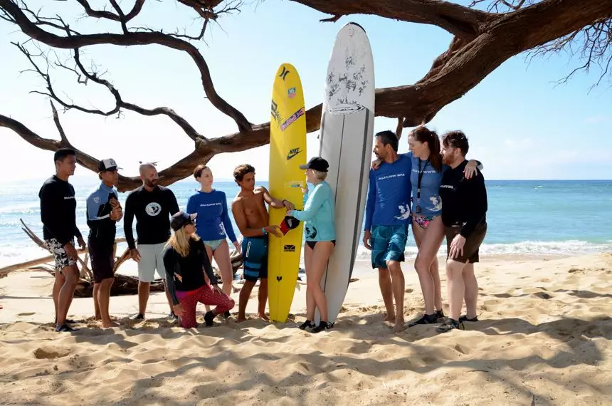 Kai Lenny méré palajaran surfing