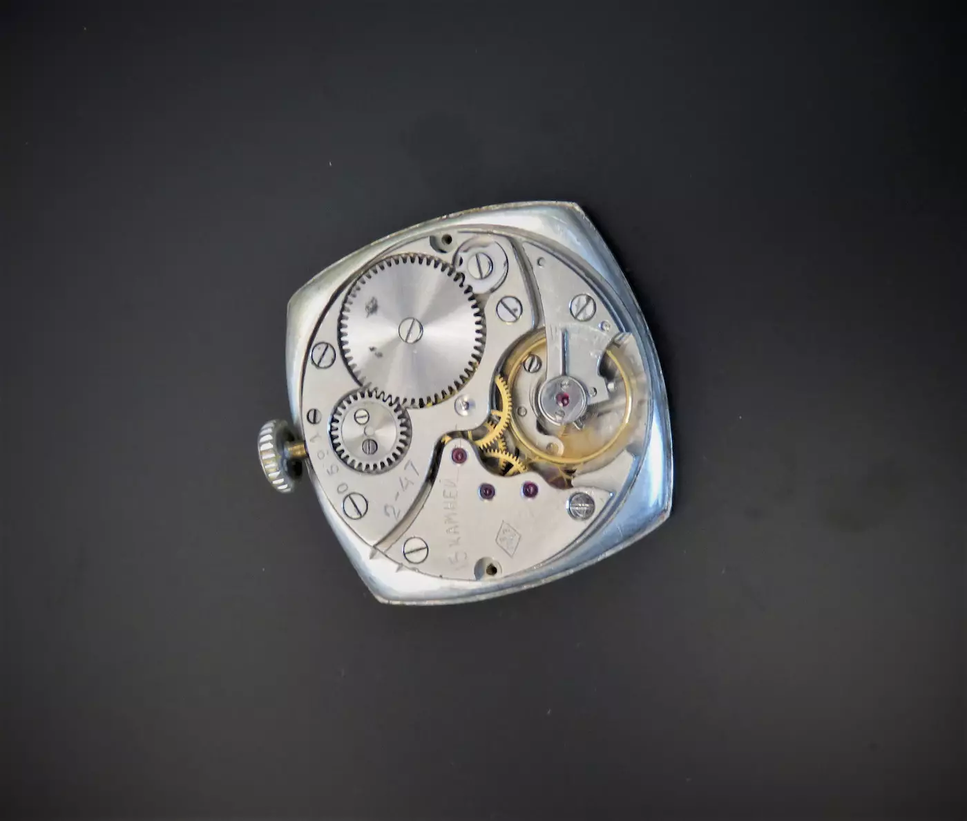 Вступ до старовинних радянських годинників: шість шлюзових годинників для нових колекціонерів 1363_18