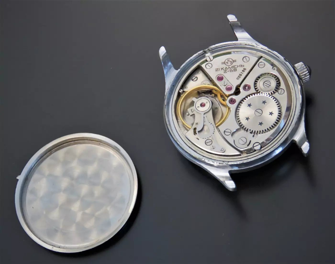 Вступ до старовинних радянських годинників: шість шлюзових годинників для нових колекціонерів 1363_24