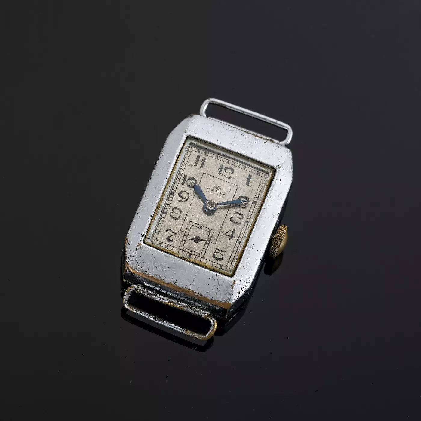 Okwu Mmalite nke Vintage Soviet Watches: Ọnụ ụzọ ámá isii maka ndị nchịkọta ọhụrụ 1363_8