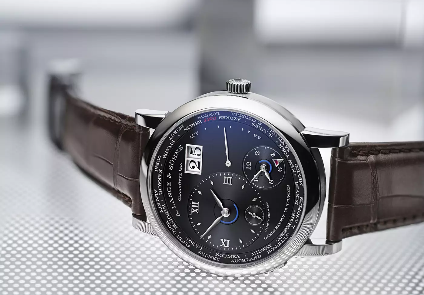 A. Lange & Söhne яңартулары Lange 1 Яңа җитештерү хәрәкәте белән вакыт зонасы 13785_4