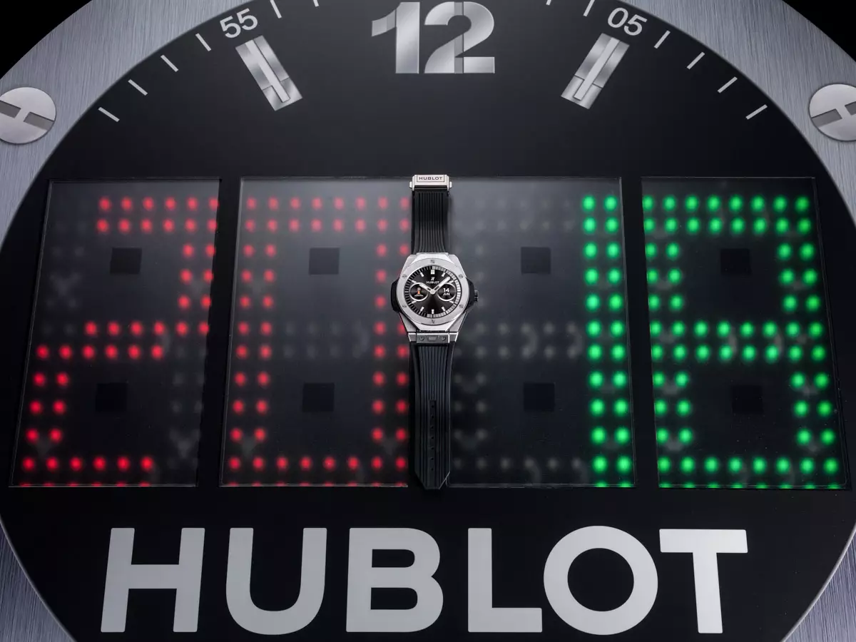 Smartwatch Hublot Big Bang Referee De La 2018 Futbala Mondpokalo Rusio Praktika 13943_11