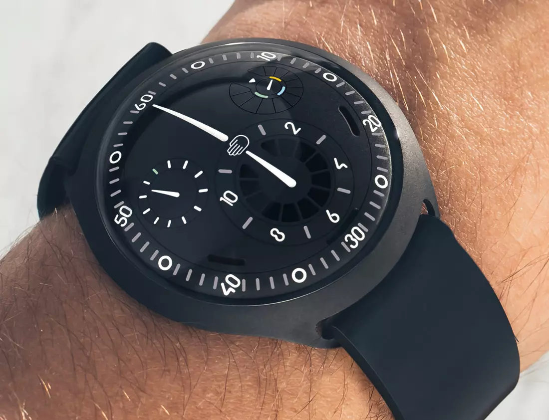 Ressence Type 2 soati e-Crown bilagiga ega