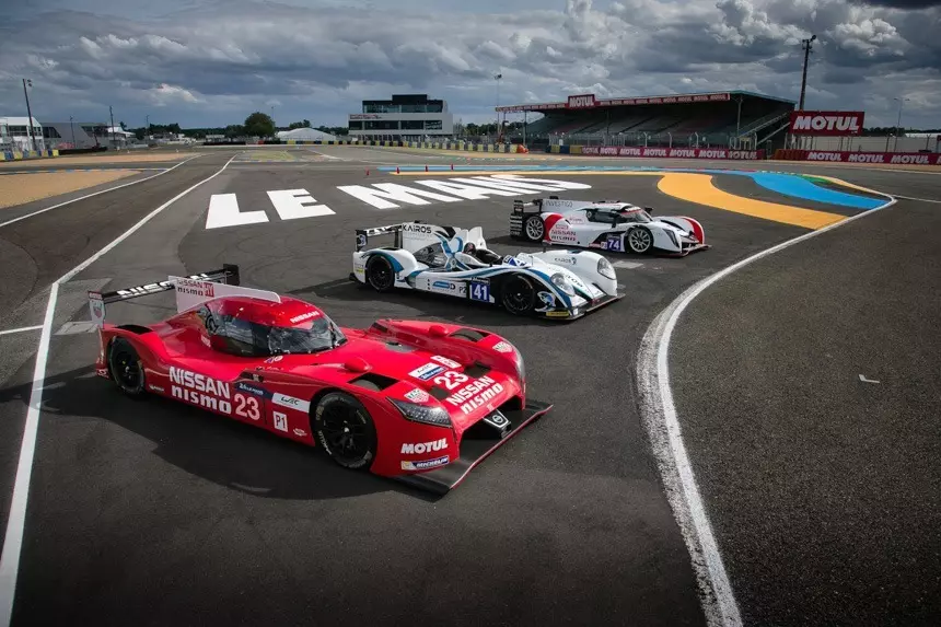 TAG Heuer Carrera Nismo Caliber 16 சிறப்பு பதிப்பு Le Mans 2015 க்கான வாட்ச் 14722_4