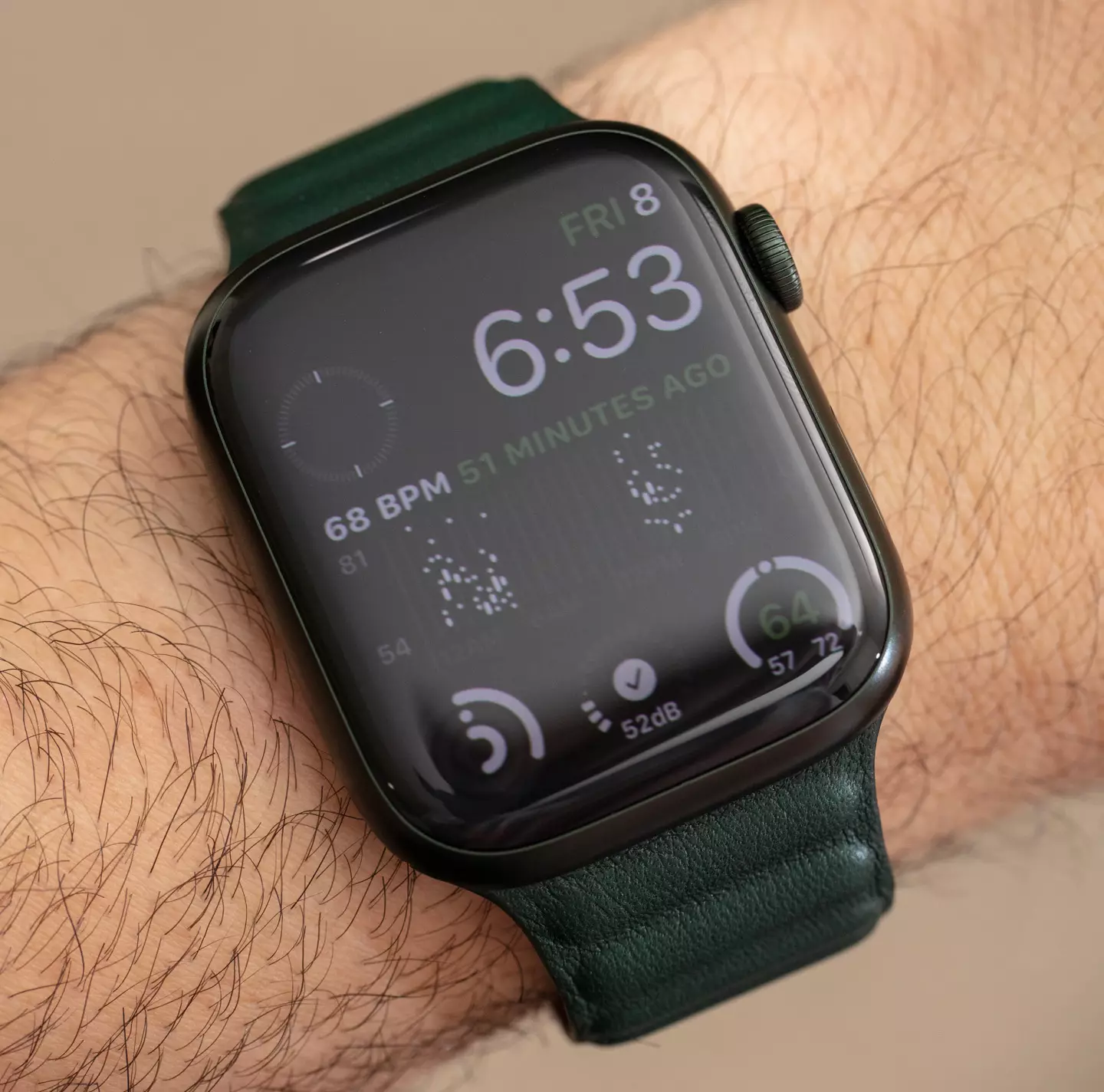Pregled pametne ure: Apple Watch Series 7 iz aluminija 148_10