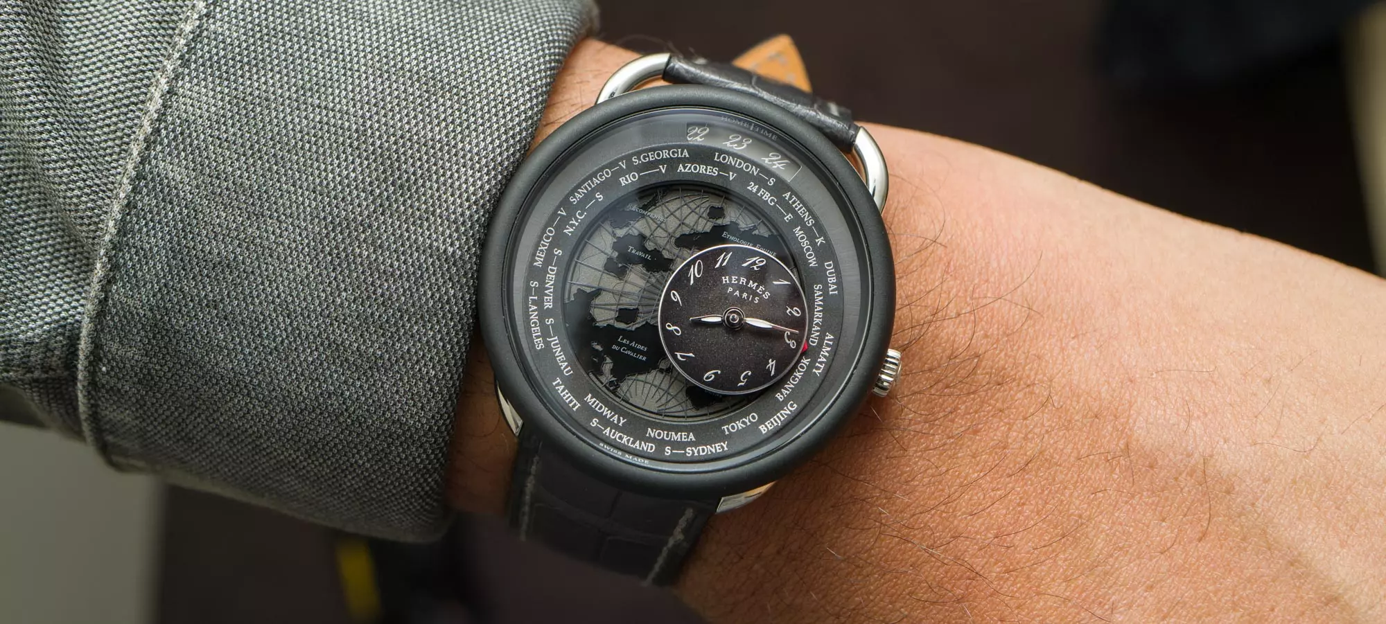 Практический обзор: часы Hermès Arceau Le Temps Voyageur