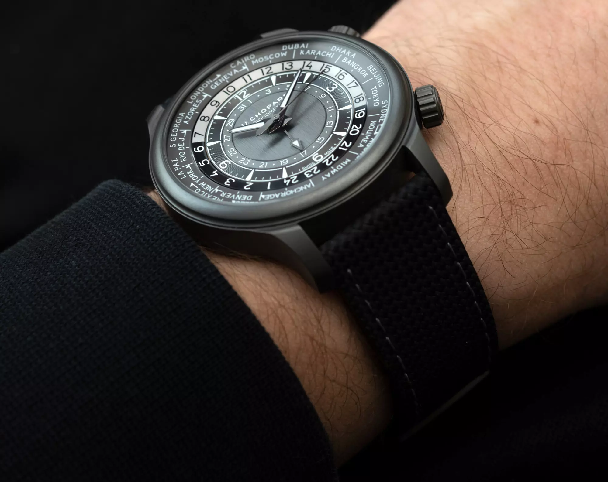 Se anmeldelse: Chopard L.U.C Time Traveler One Black In Ceramized Titanium 1502_15