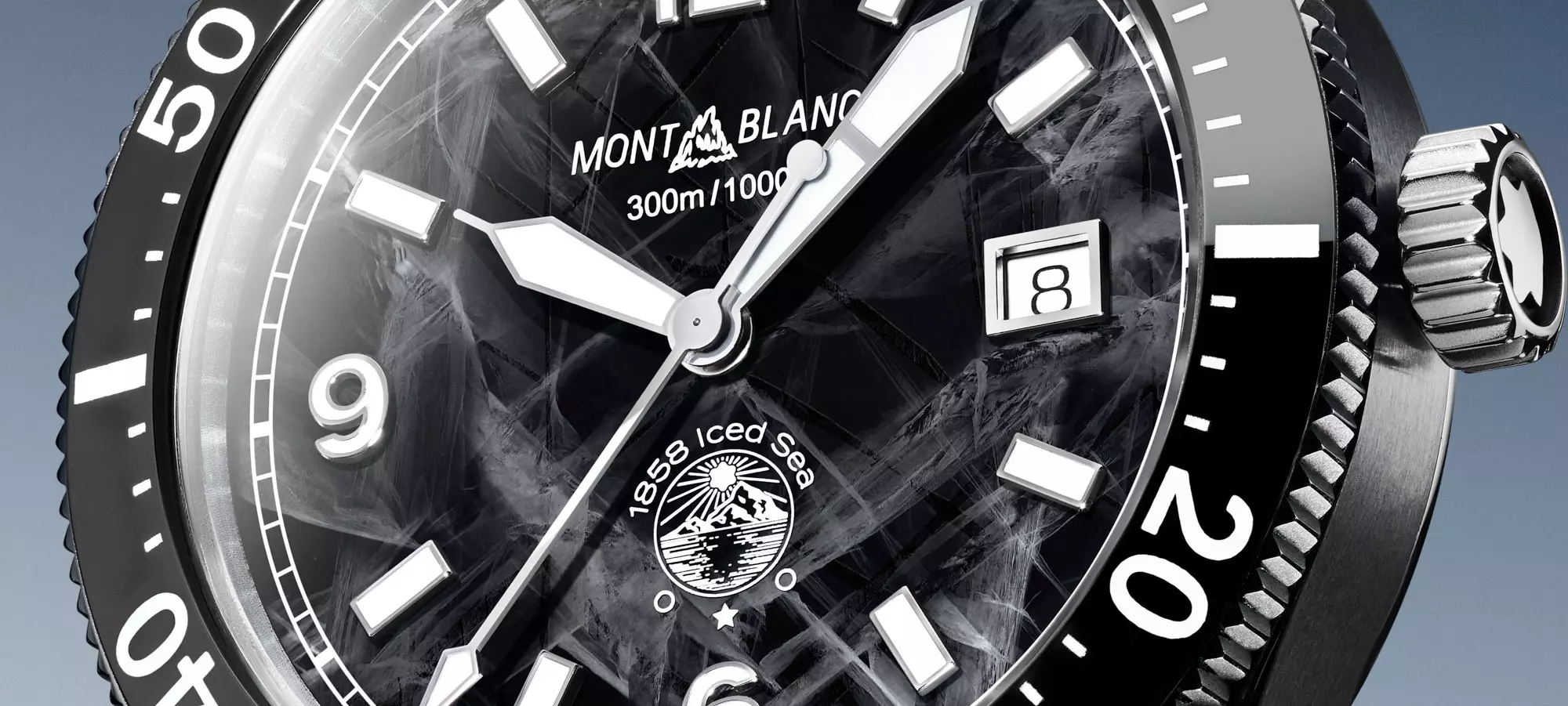 „Montblanc 1858 Iced Sea“ automatinis datos laikrodis, skirtas 2022 m