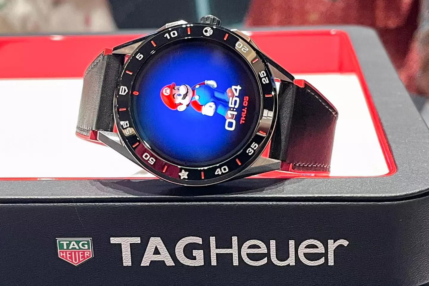პრაქტიკული: TAG Heuer Connected Super Mario Limited-Edition Smartwatch