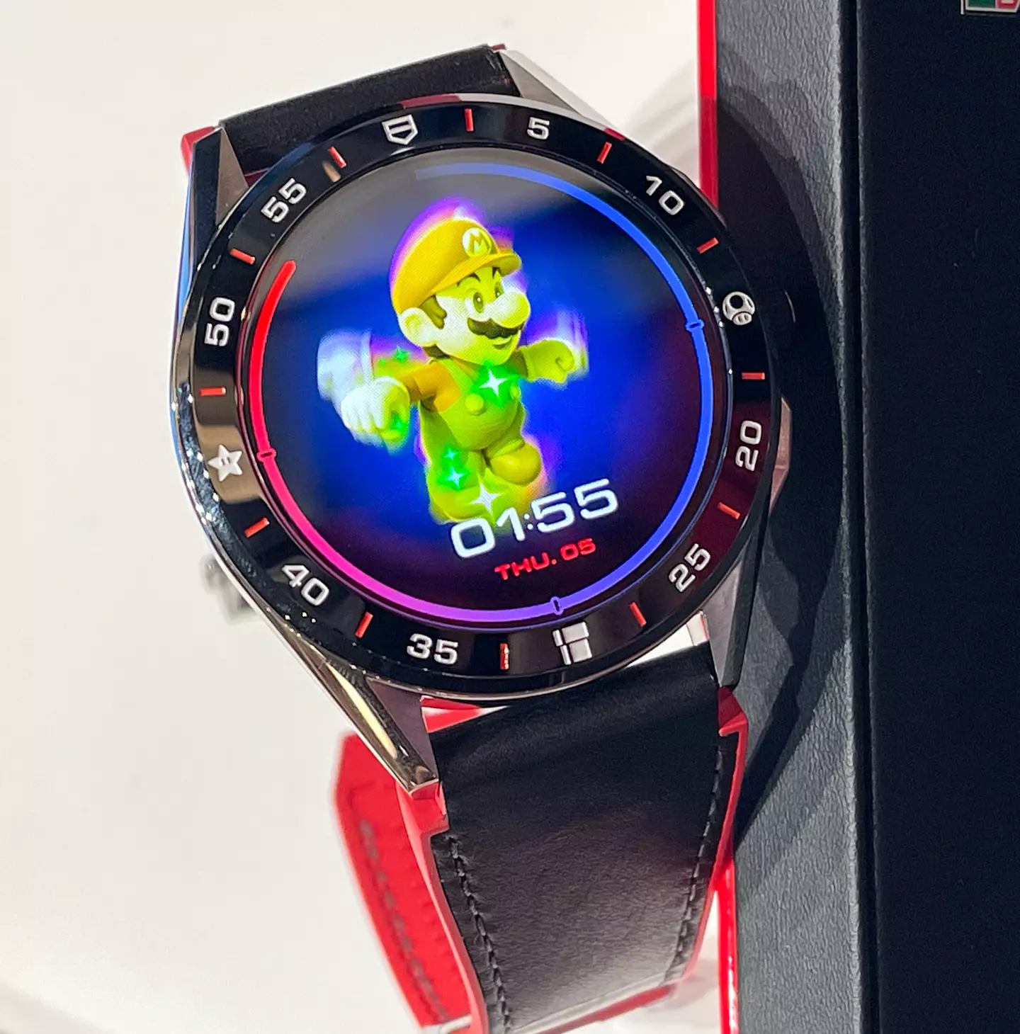 הפעלה: TAG Heuer Connected Super Mario שעון חכם במהדורה מוגבלת 152_3