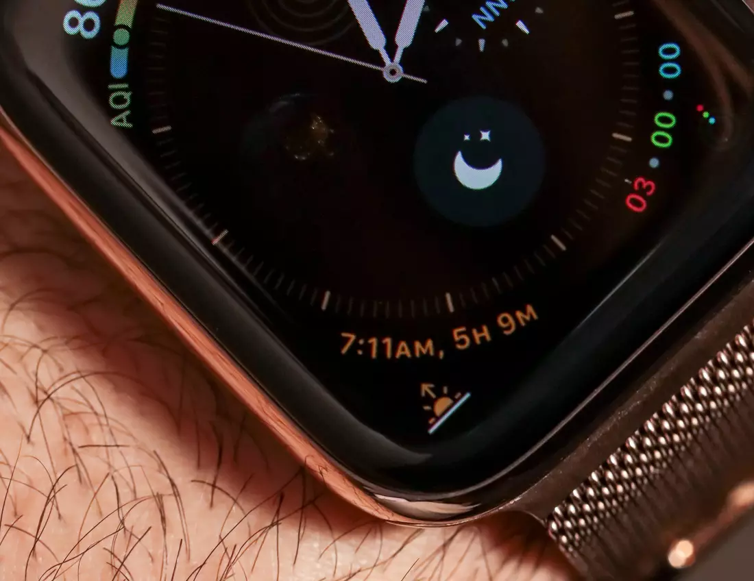 apple watch series 4 ekranas