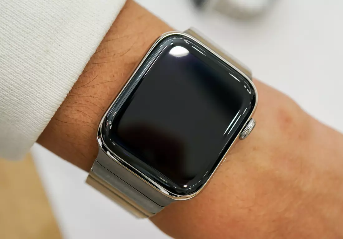 מסך Apple Watch סדרה 4 כבוי