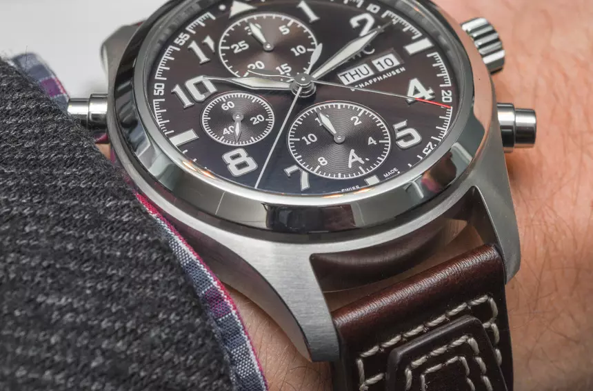 iwc-pilots-watch-duble-chronograph-nashr-antoine-de-saint-exupery-iw371808-ablogtowatch-04