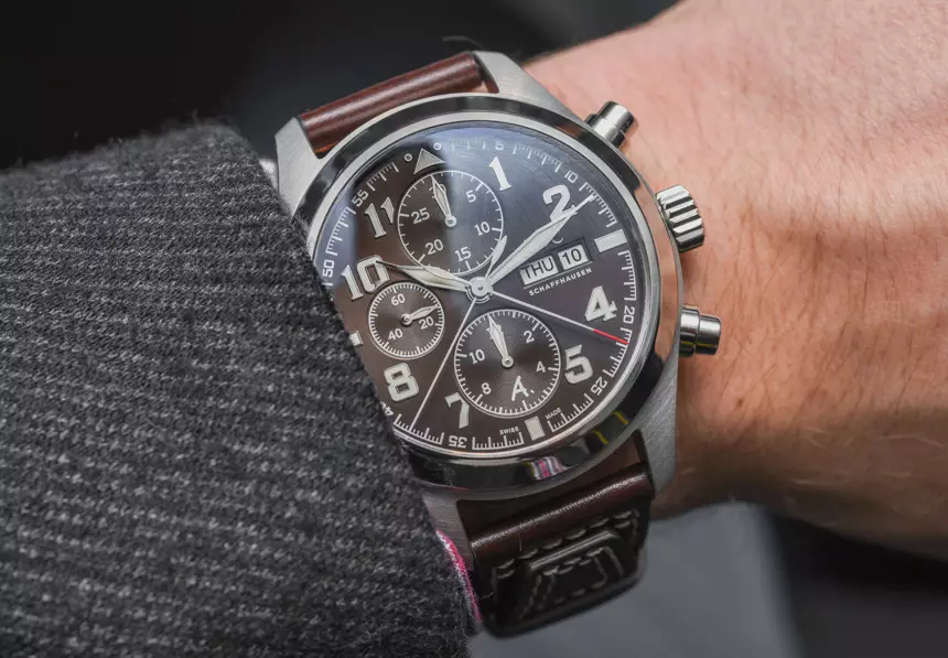 iwc-pilots-watch-duble-chronograph-nashr-antoine-de-saint-exupery-iw371808-ablogtowatch-01