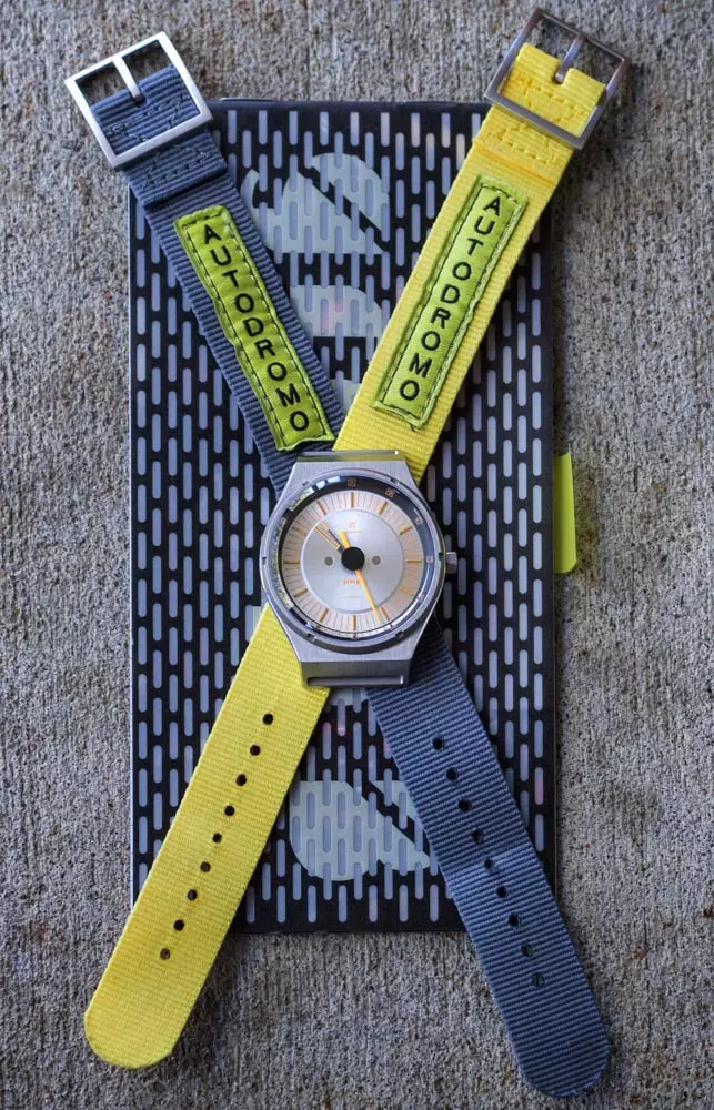 Autodromo Group B Silver/Yellow Watch Review | Paj 2 nan 2 16491_3