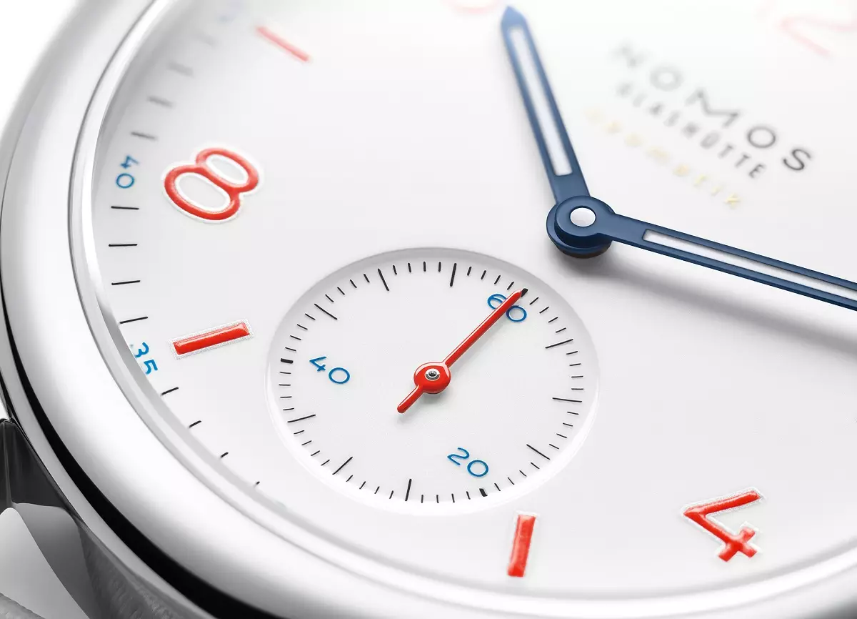 Nomos Ahoi & Club Neomatik 'Siren White' Watches 17433_5