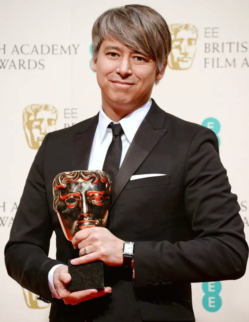 Redaktori Tom Cross i veshur me një Jaeger-LeCoultre Grande Reverso Ultra Thin gjatë BAFTA-s