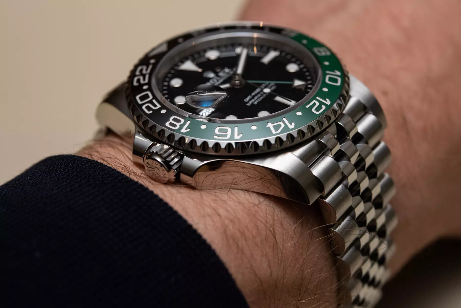 Praktisch: Rolex GMT Master-II Ref. 126720 VTNR 'Destro' linkshandig horloge 1811_2