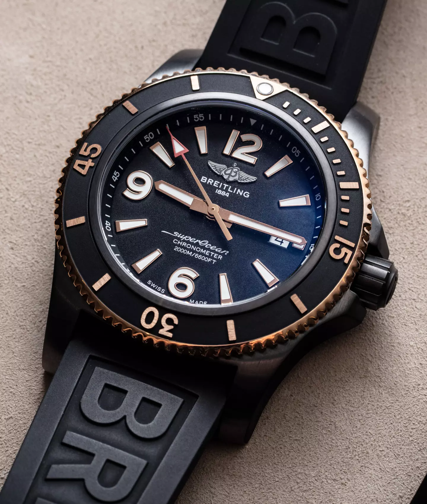 Hands-On: Breitling Superocean Automatic 46 Black Watches 18552_6