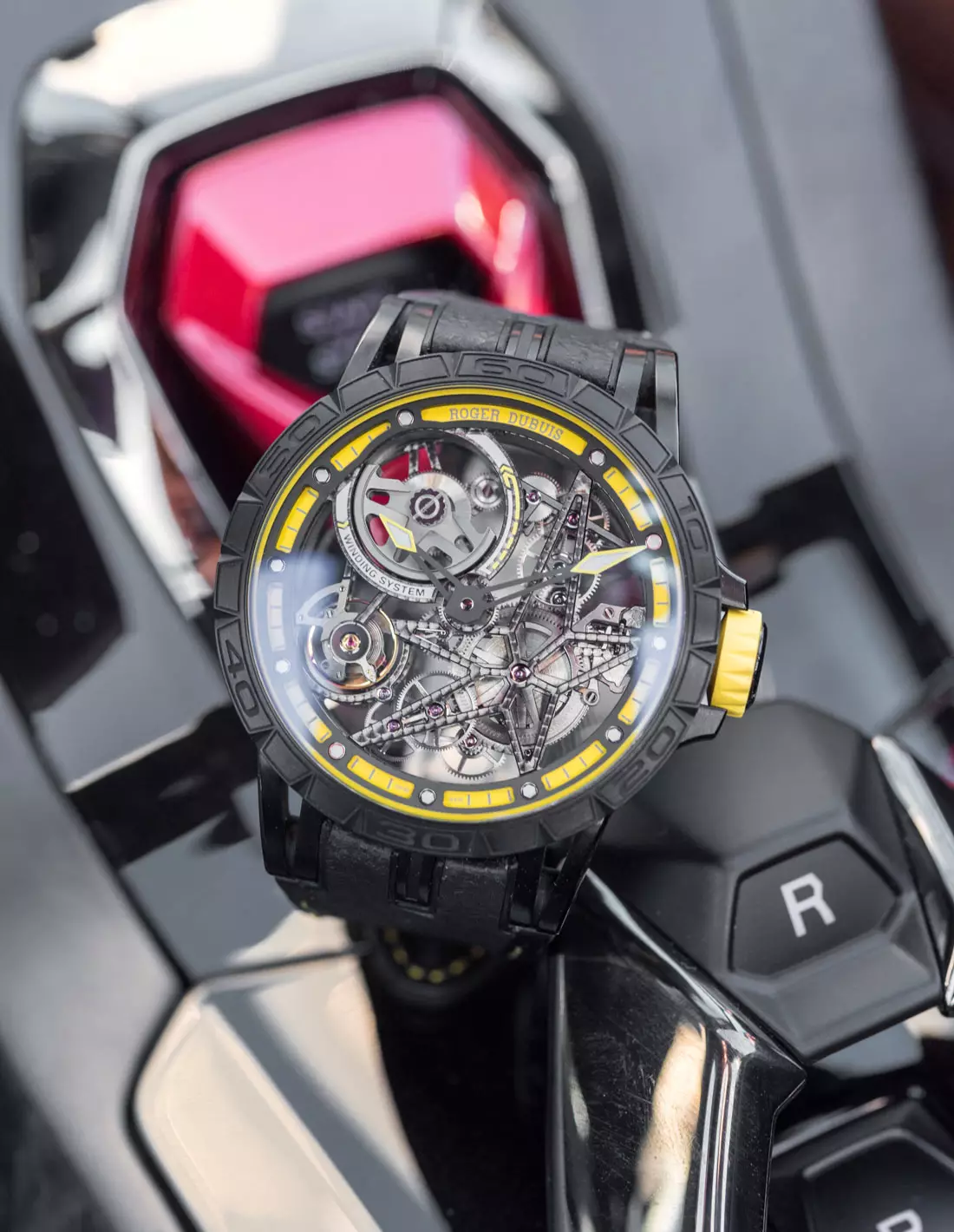 שעון השלד האוטומטי של Roger Dubuis Excalibur Spider Pirelli 18666_3