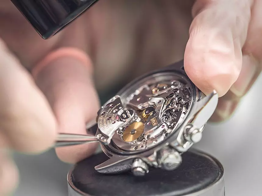 Mickey-Watchmaker-service-sửa-4