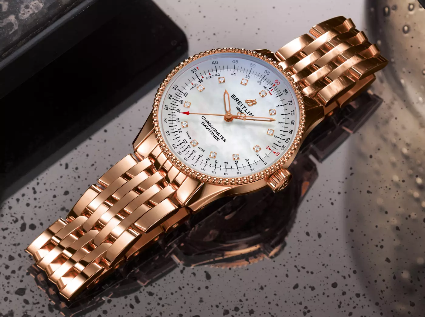 Breitling presenta la col·lecció de rellotges Navitimer Automatic 35 per a dones 19600_4