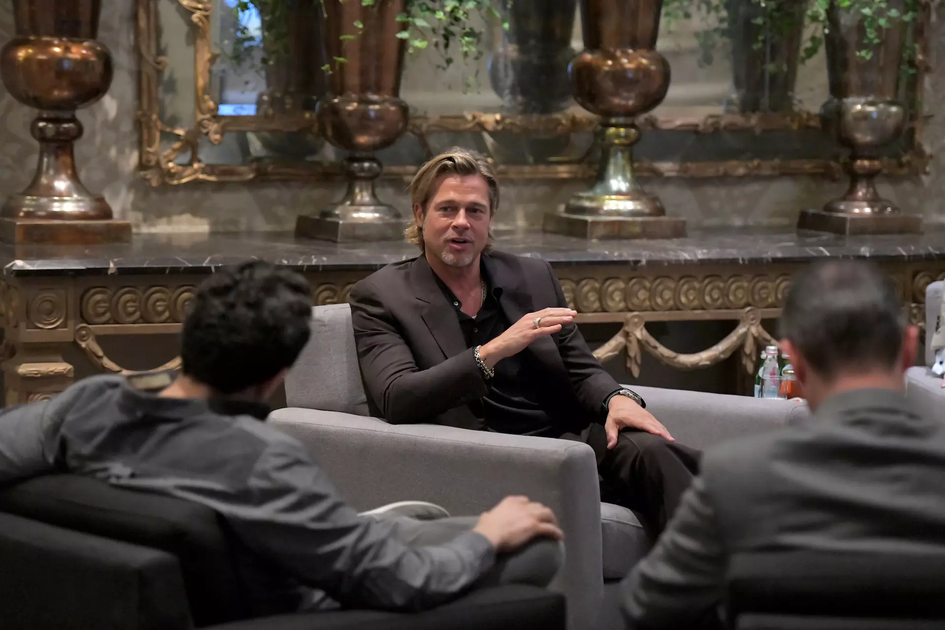 Ambasadorul Breitling și colecționarul de ceasuri, Brad Pitt, face ca căutarea preciziei să fie cool 19603_1