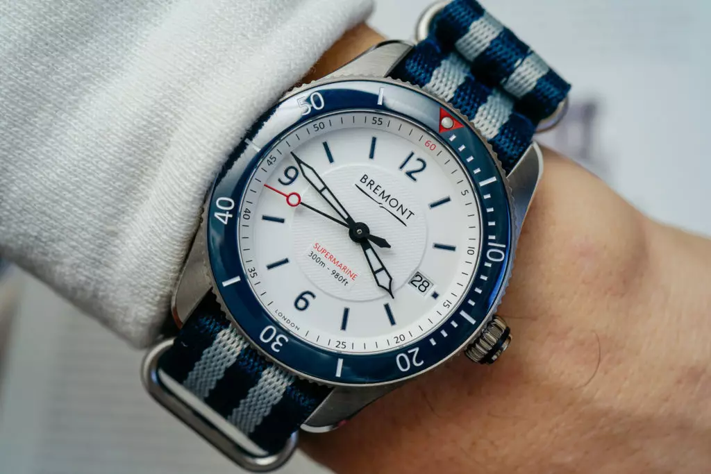 Doborârea unui record mondial de alpinism cu Bremont Supermarine S300 19763_1