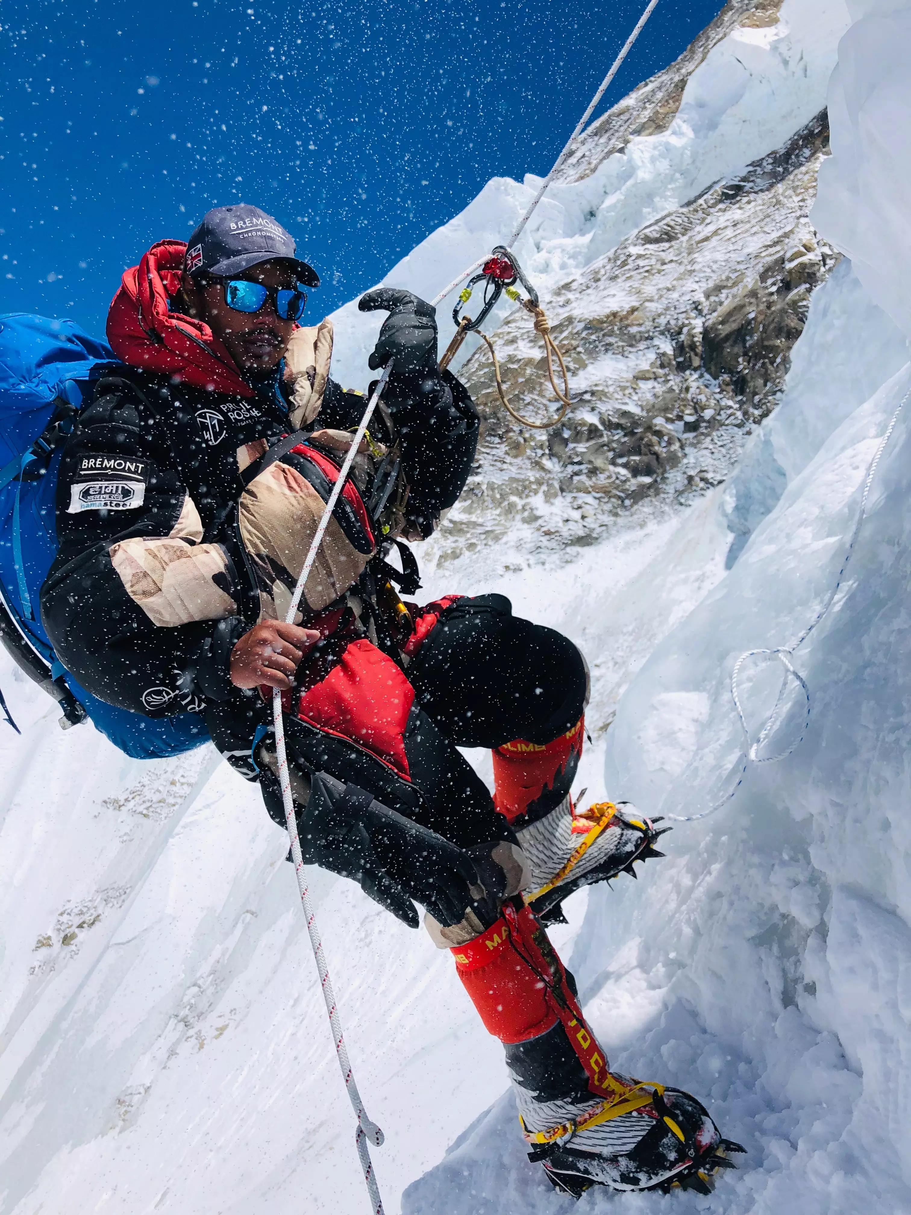 Doborârea unui record mondial de alpinism cu Bremont Supermarine S300 19763_6