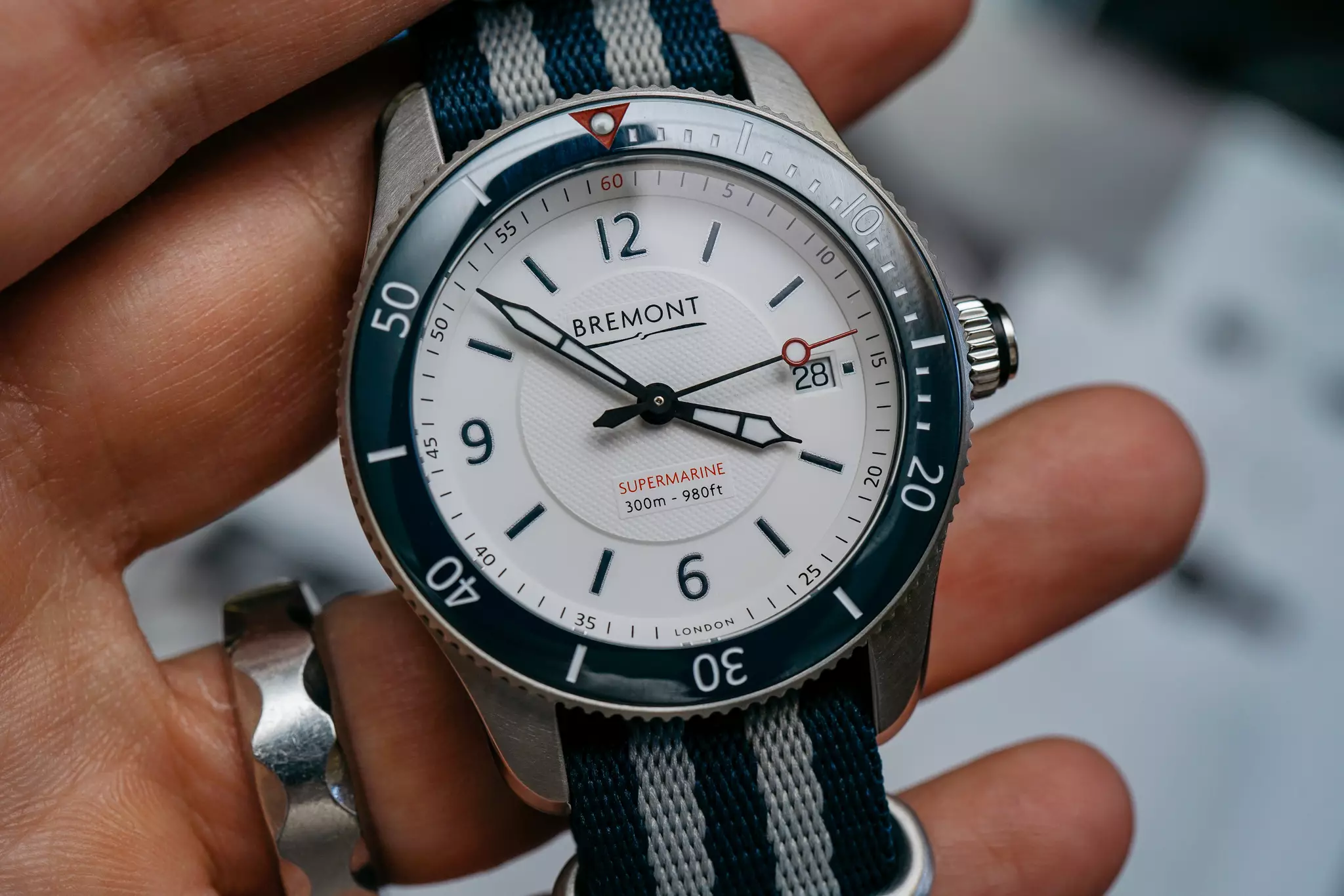 Doborârea unui record mondial de alpinism cu Bremont Supermarine S300 19763_7