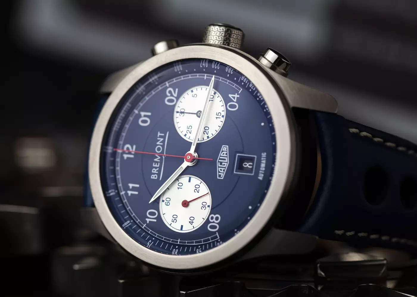 Bremont-Jaguar-D-Type-크로노그래프-시계