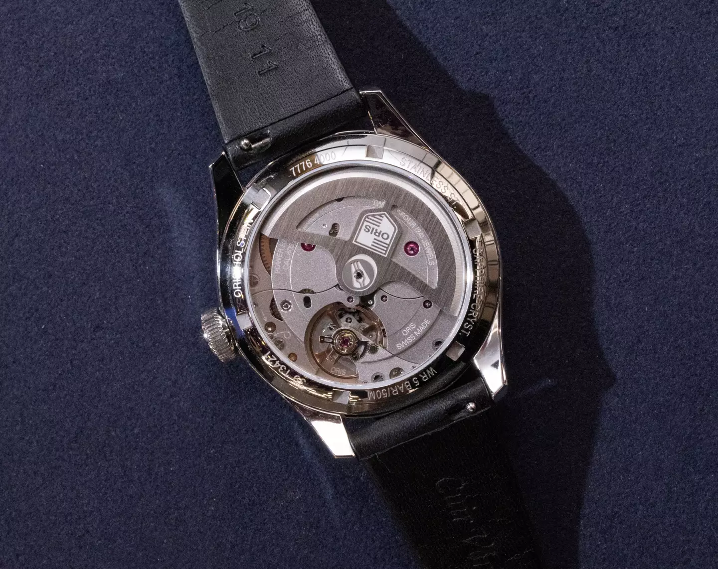 Ձեռքի վրա՝ Oris Pointer Date Caliber 403 Ժամացույց 2013_3